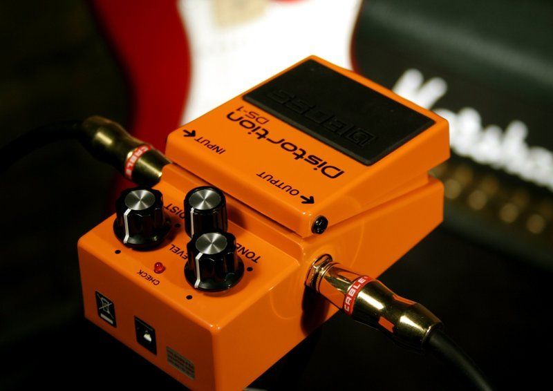 Педаль BOSS DS-1 Distortion купити у Києві DS1 з доставкою